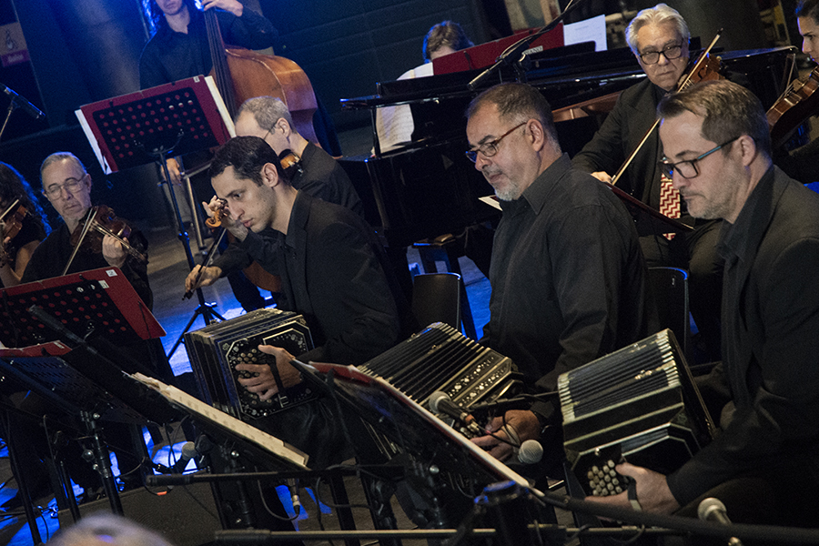 Orquesta del Tango de Buenos Aires junto a Guillermo Fernández en el ...