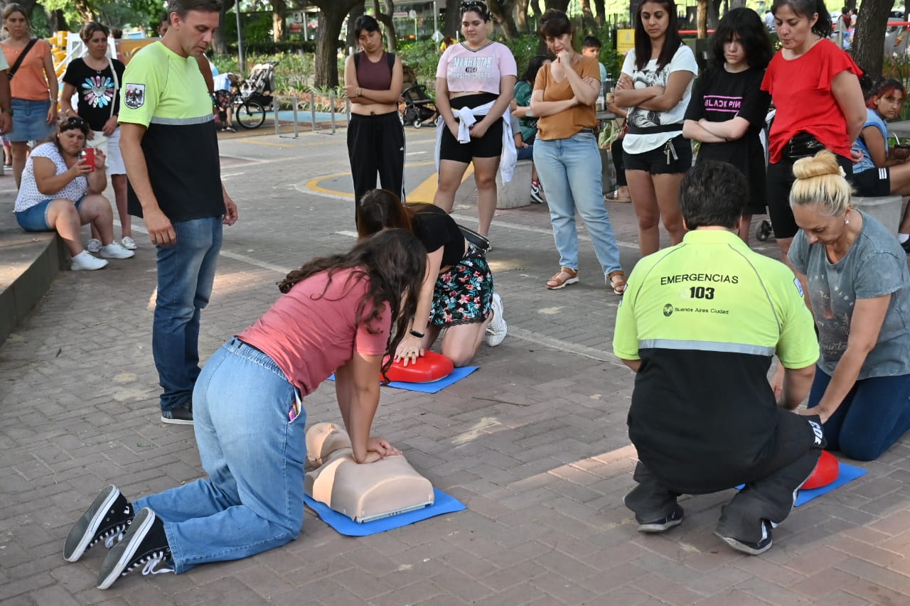La Ciudad continúa en 2023 con sus jornadas de RCP en espacios públicos ...